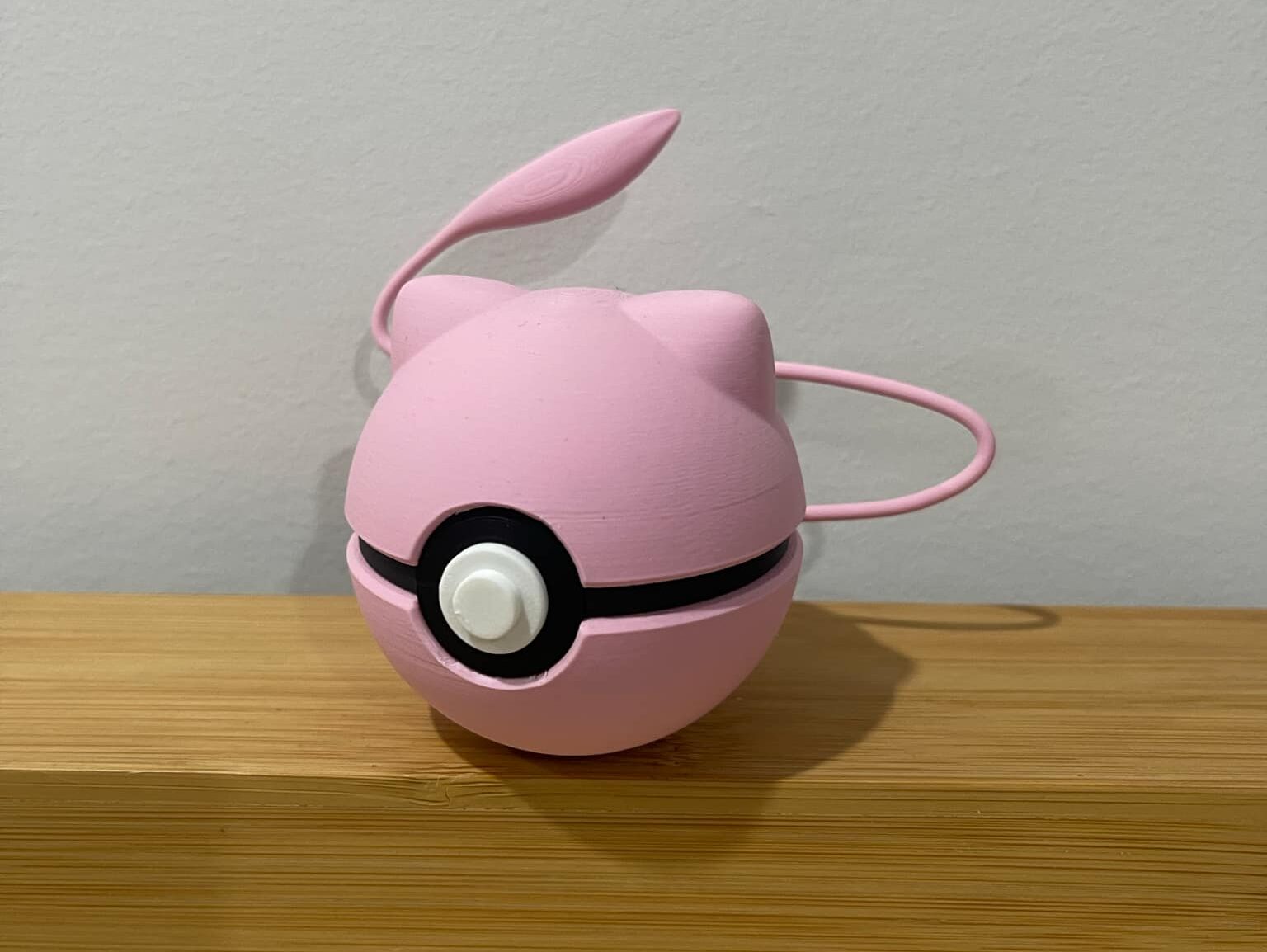 Mew Pokeball - Pokeman's Collectibles